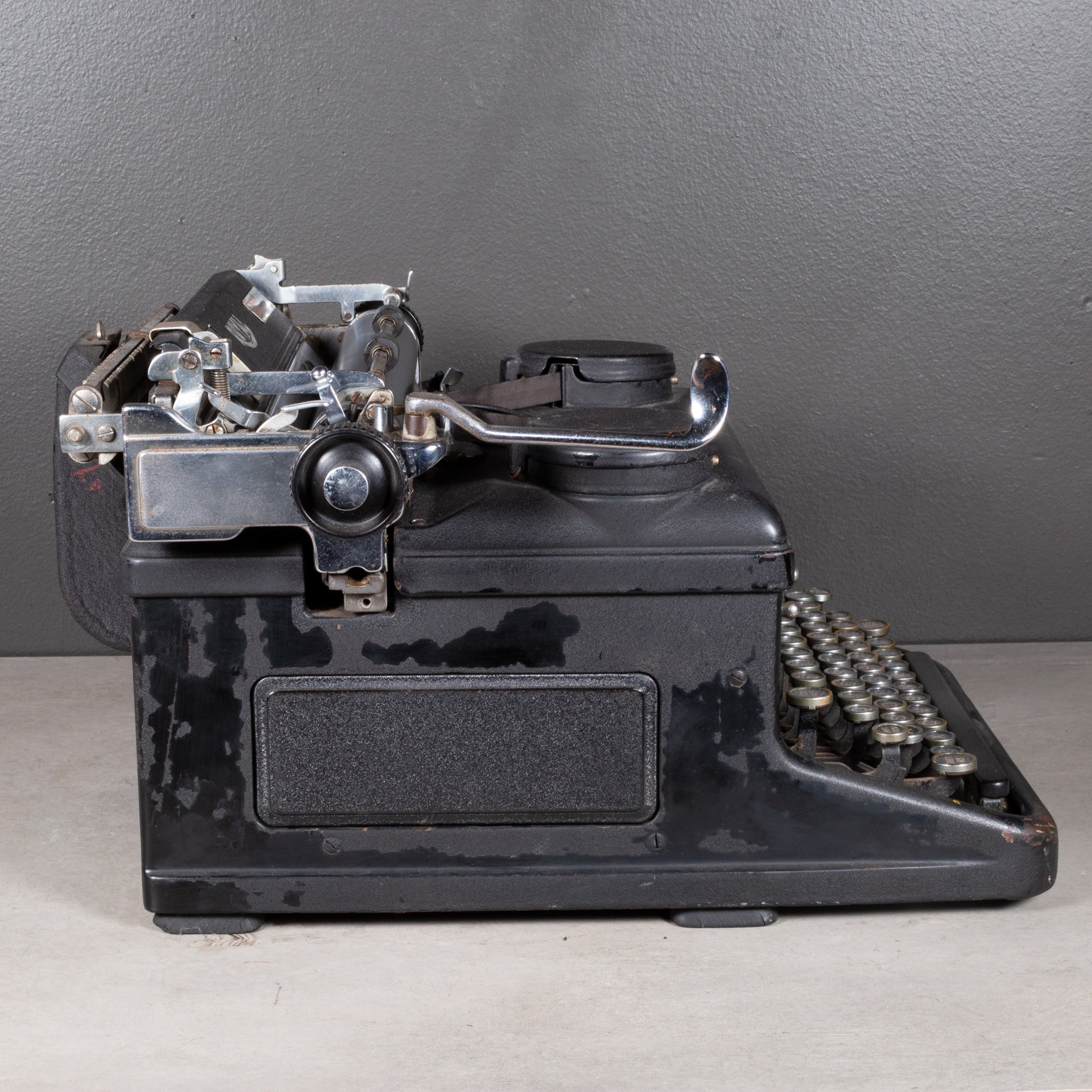 Antique Royal "Magic Margin" Typewriter c. 1938 | S16 Home