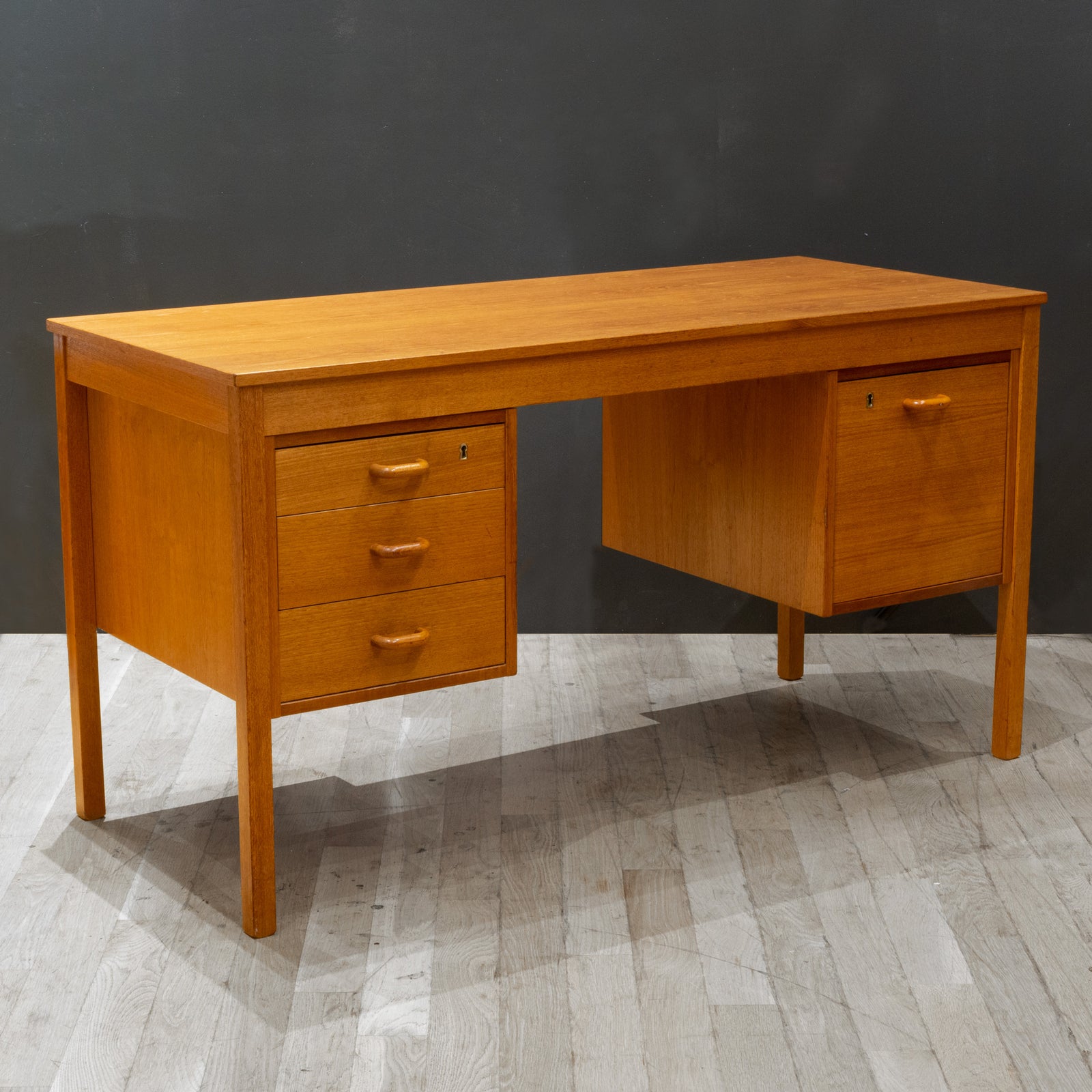 Mid century Danish Domino Mobler Teak Desk c.1960 1970 S16 Home