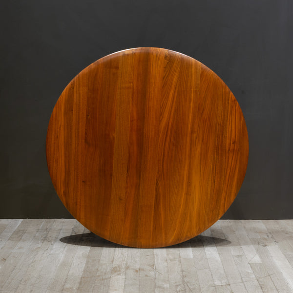 Solo Round Table by De La Espada | S16 Home