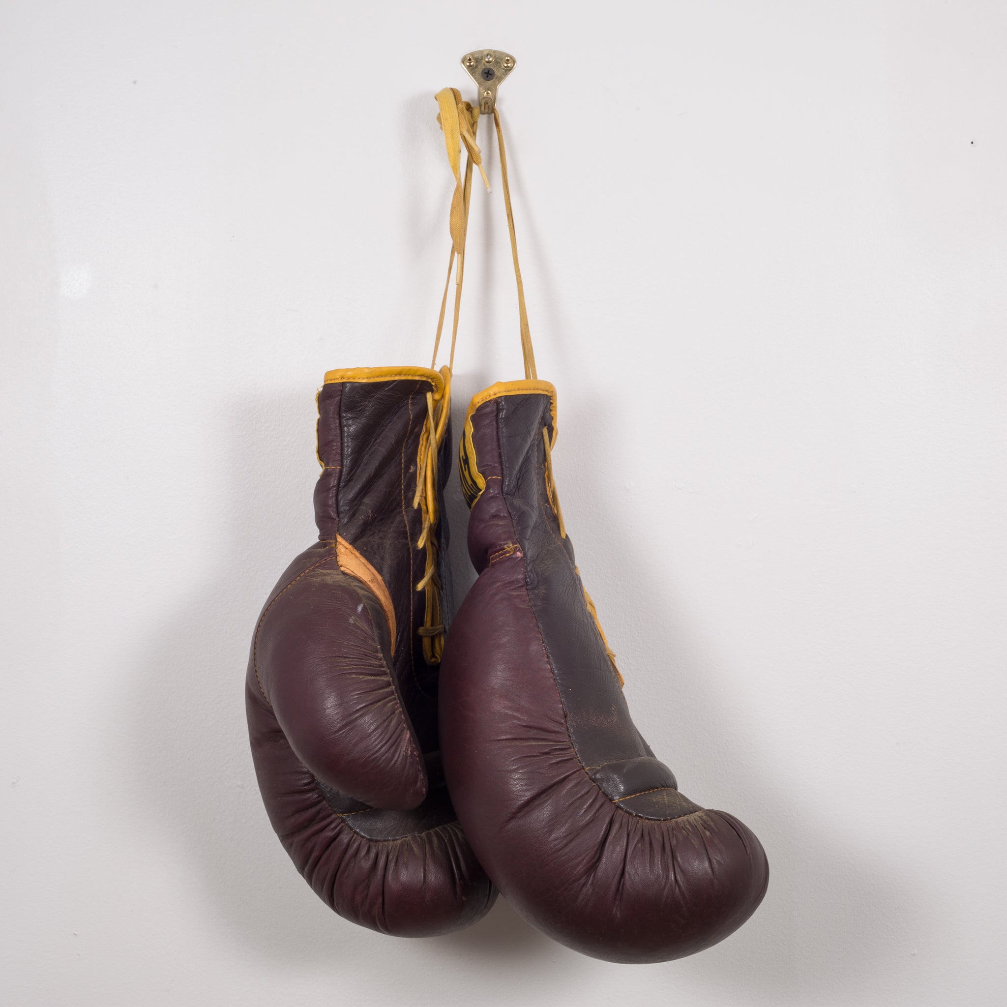 Leather Everlast Boxing Gloves c.1960 – S16 Home